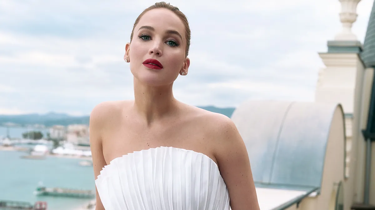 Jennifer Lawrence tiene el maquillaje de invitada que las expertas en ...