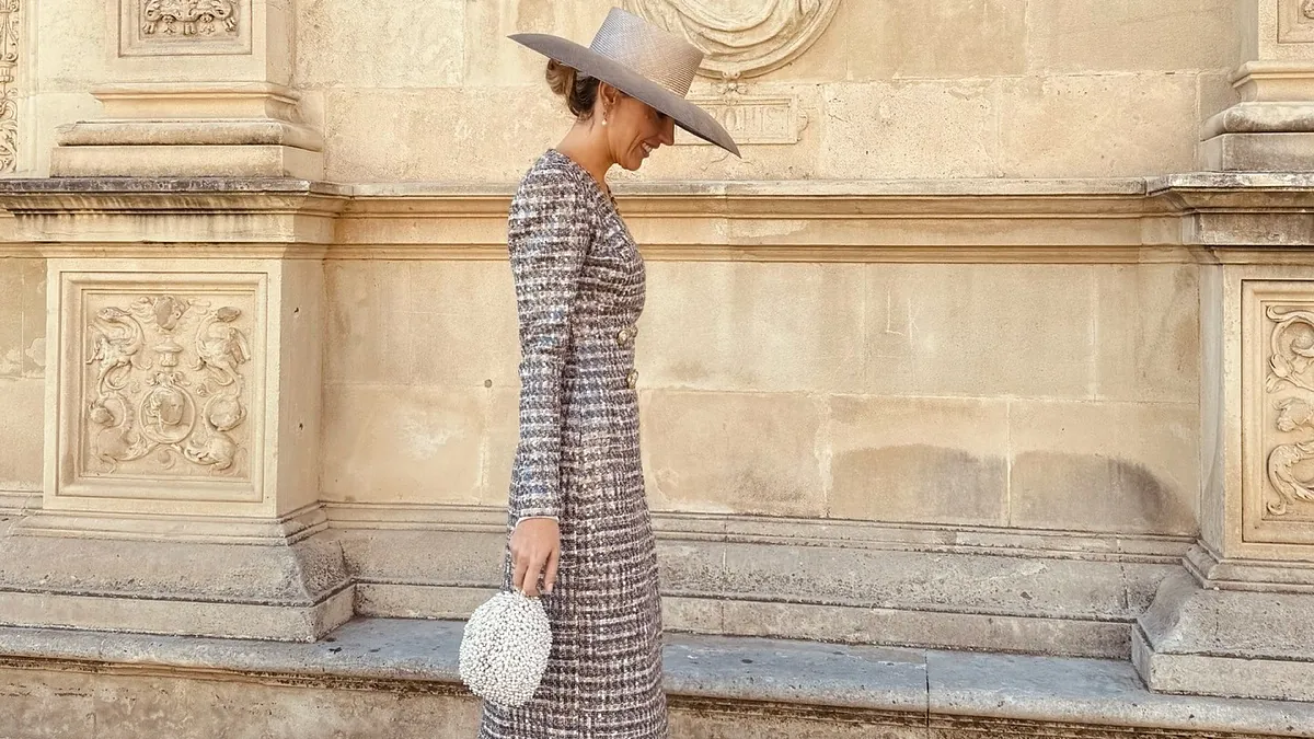 La invitada más elegante del fin de semana tiene un vestido-abrigo ...