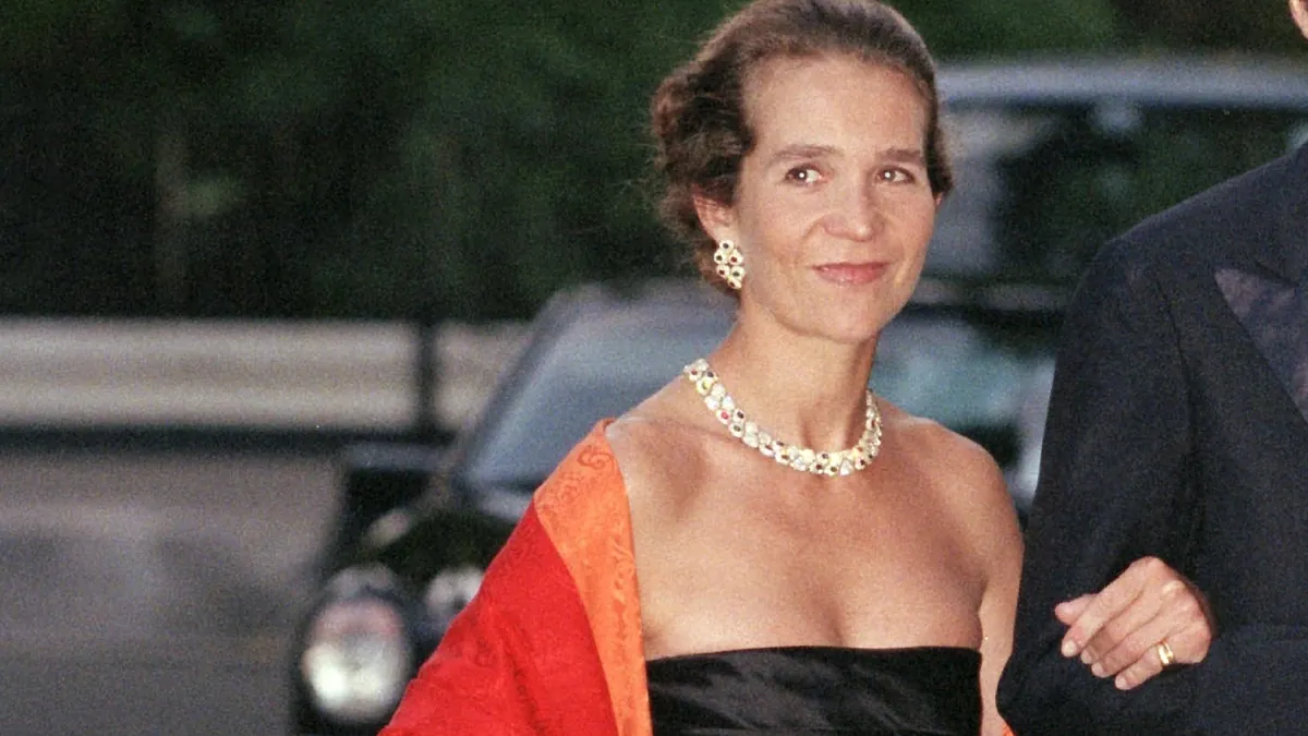 El día en el que la infanta Elena fue la invitada que causó sensación en la boda de Alexia de ...