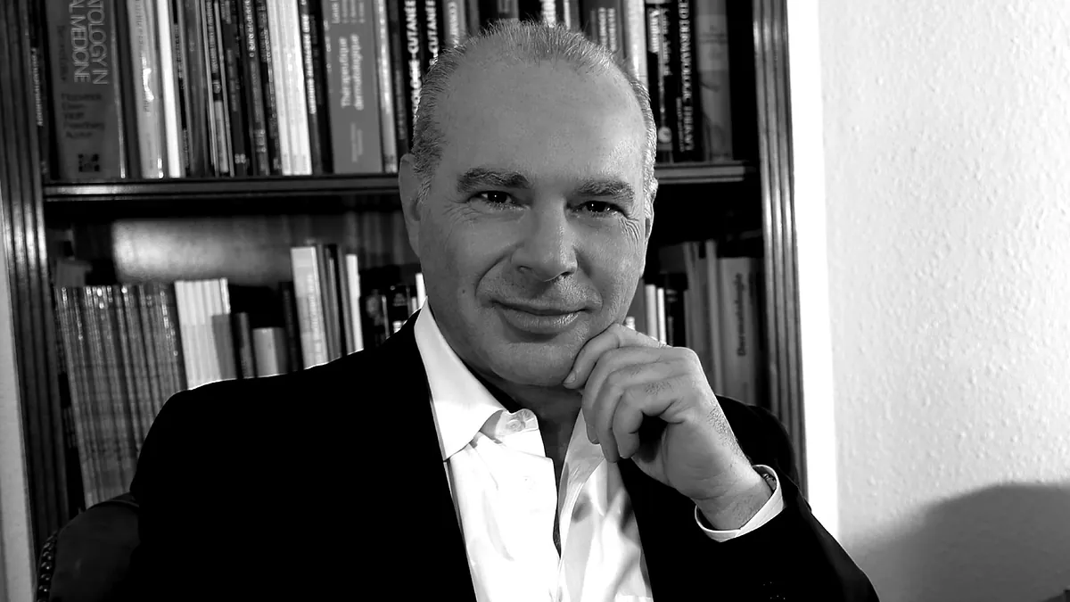 Doctor Phillip Levy, dermatólogo: "El ácido hialurónico hidrata la piel ...