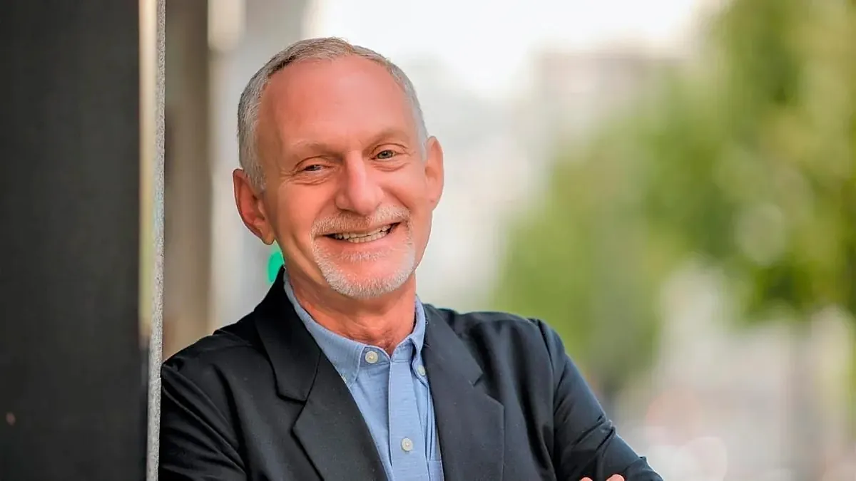 La pregunta de Robert Waldinger, psiquiatra de Harvard, que te descubrirá si eres feliz junto a ...