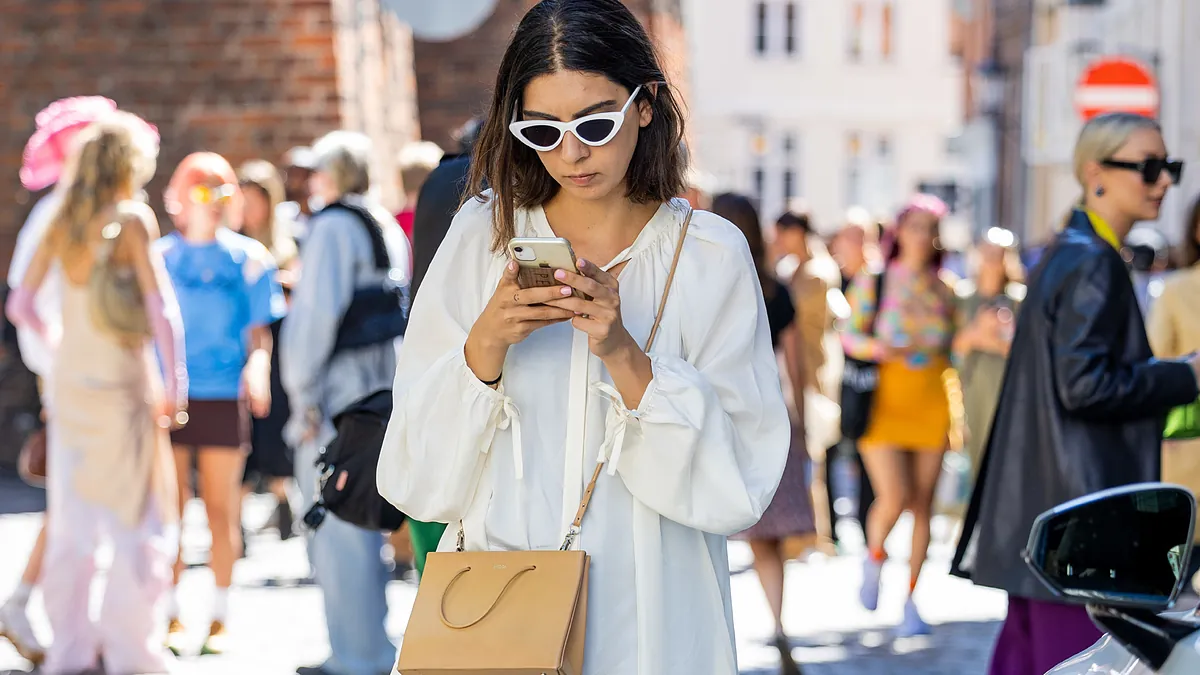 Xxx rerape.com her body appears younger than her facial