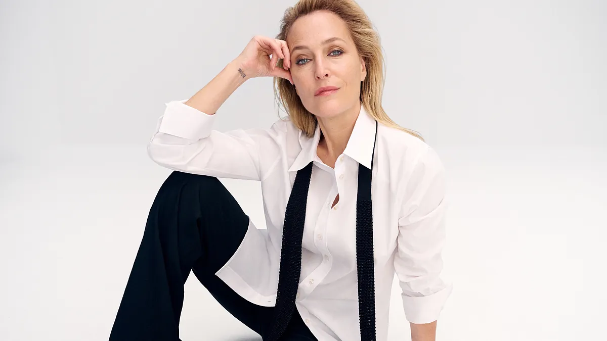 Gillian Anderson (57 años): "Es difícil ser valiente y dejar que la ...