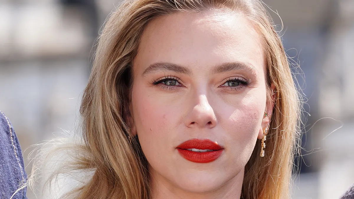 Scarlett Johansson (40 años):"Tengo los labios muy secos pero todo cambia cuando uso un ...