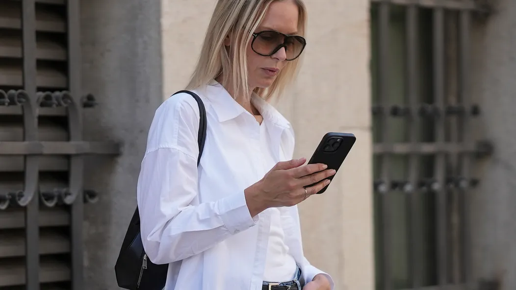 Tengo cero dudas de que este es el look más cool de una parisina de los ...