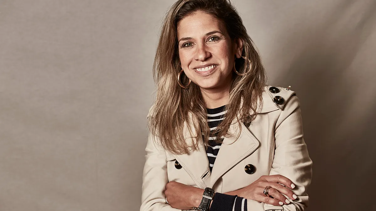 Karina Sainz Borgo, escritora: ""Crecí en una sociedad donde mandaba la ...
