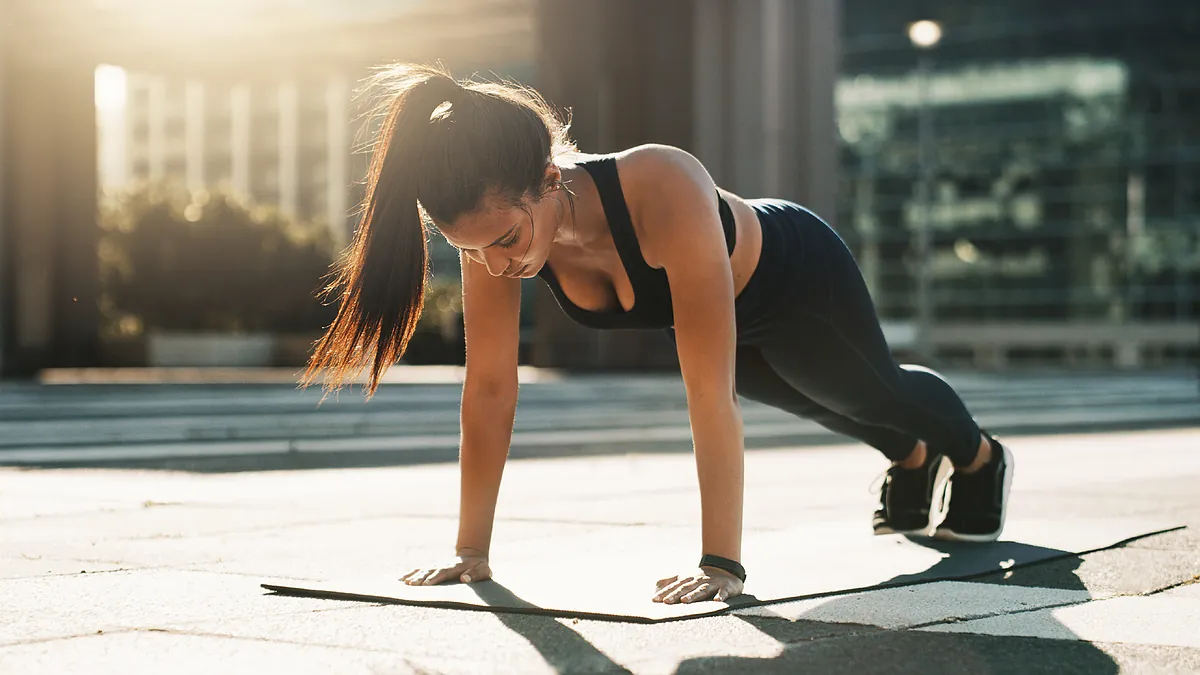 Burpees, el ejercicio más completo que los entrenadores recomiendan ...